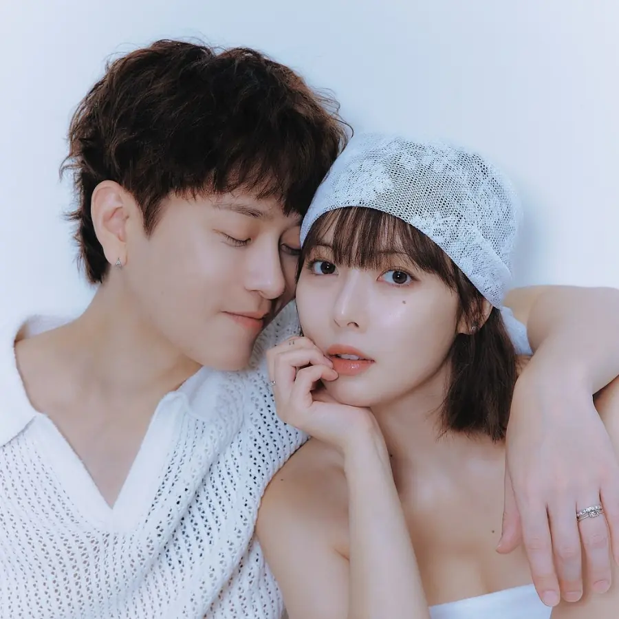 HyunA & Yong Junhyung to tie the knot with a wedding ceremony today