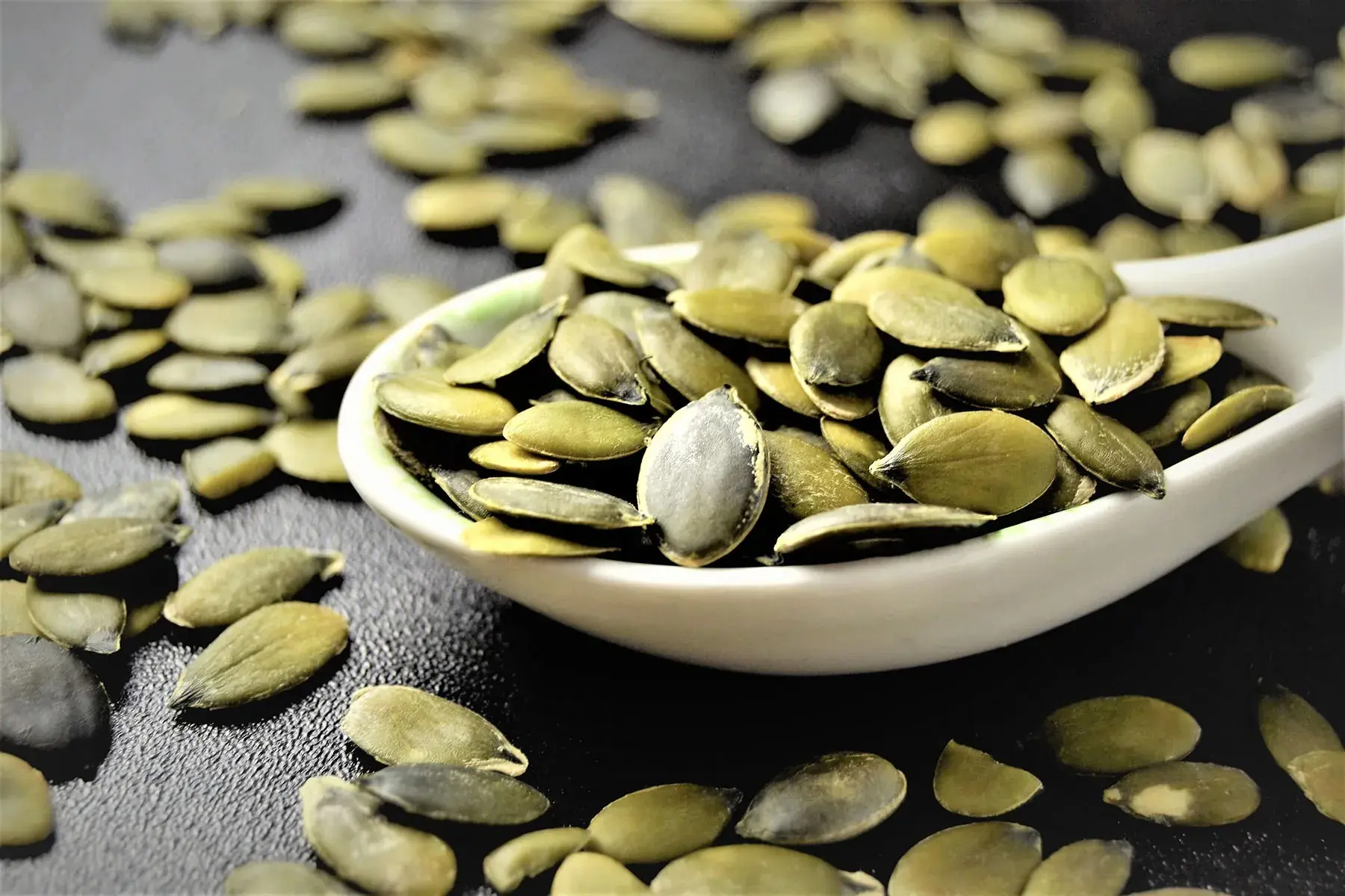 9 Powerful Health Benefits of Adding Pumpkin Seeds to Your Diet